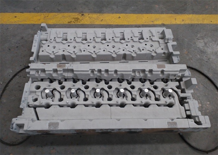 Car Rugged Design Cylinder Head Mold With Motor Casing Tool Design ISO 9000